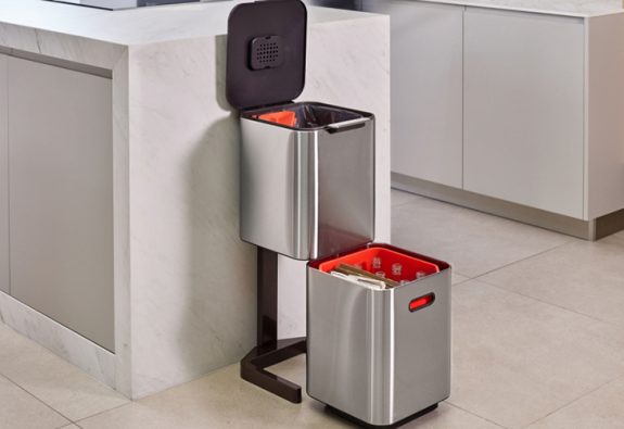 Thùng rác tự động - SmartLab Hub